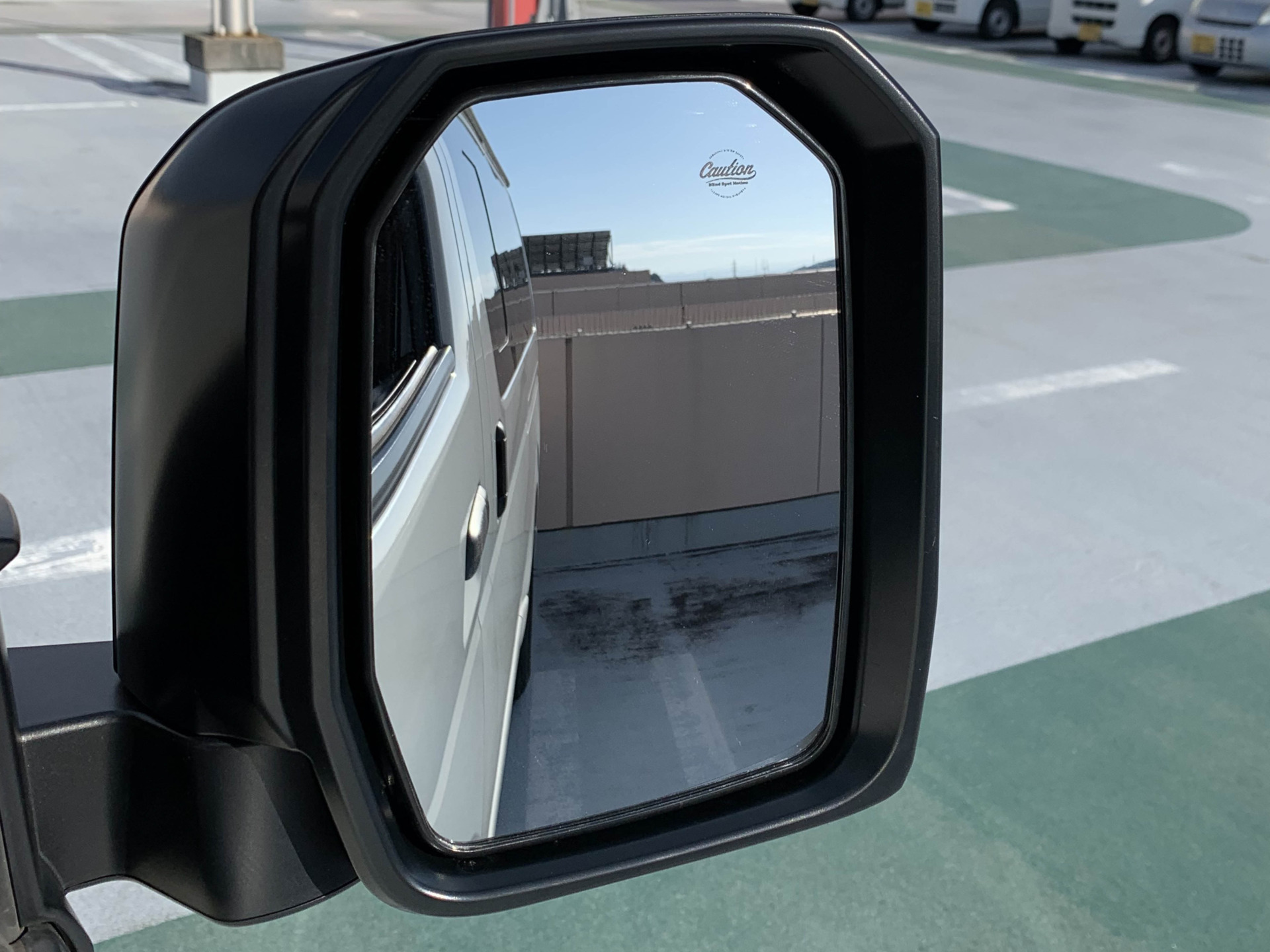 ハイエースに間もなく発売のBSMを装着 | 株式会社サブロク